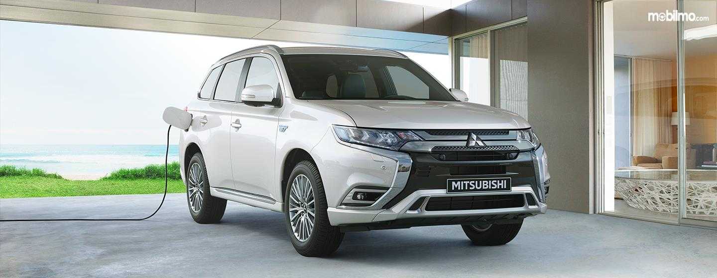 Teknologi Mobil Listrik Plug-in Hybrid Electric Vehicle (PHEV) | Warta OTO