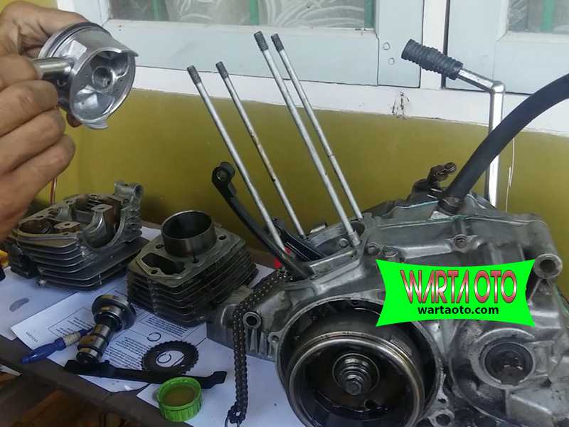 Jangan Sampai Terbalik ! Begini Cara Memasang Piston Motor yang Benar ...